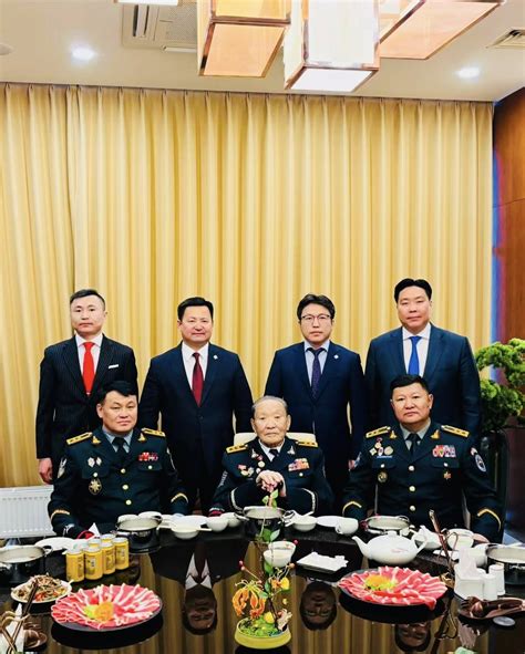 Vip76 Mn Дундговь нутгийнхаа генерал цолтнуудыг хүлээн авч хүндэтгэл