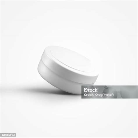 뚜껑이 있는 흰색 플라스틱 항아리 크림 젤용 플랫 용기 배경에 고립된 흰색 플라스틱 항아리를 모형으로 만듭니다 0명에 대한 스톡 사진 및 기타 이미지 Istock