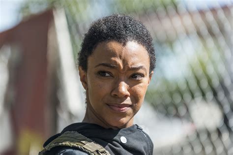 What Happens To Sasha In The Walking Dead Comics Popsugar Entertainment