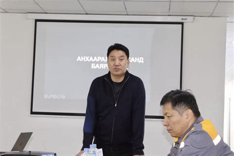 Уул уурхай хүнд үйлдвэрийн сайд Ж Ганбаатар Өмнөговь аймагт ажиллалаа