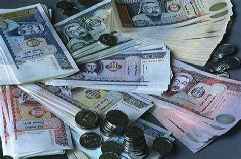 Монголд хөдөлмөрийн хөлсний доод хэмжээ нэг цагт 4715 төгрөг байна