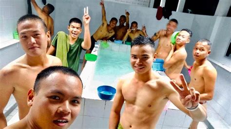 ทหารอาบน้ำยังไง Youtube