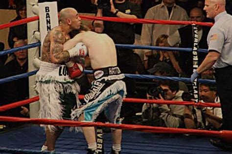 Что такое клинч в боксе? Определение и разновидности. | Блог Сергея ...