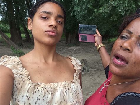 Amanda Van Hesteren Documentaire Over Moeder Twijfelmoeder