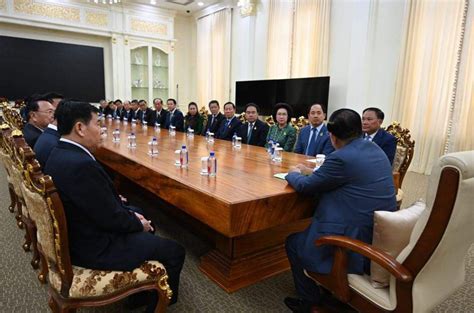 សម្តេចតេជោ ហ៊ុន សែន ផ្តល់អនុសាសន៍ និងការណែនាំឱ្យសមាគមឧកញ៉ាកម្ពុជា