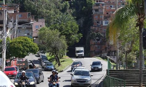 Divisa Dos Morros Dos Macacos E São João Tem Forte Tiroteio Na