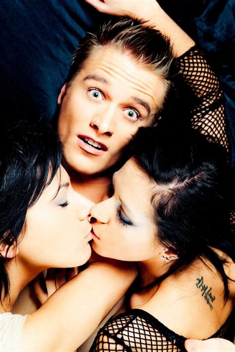 Group Sex 群交只是A片情節現實生活有幾可行 個萬一發生時的注意事項 Group Sex 群交只是A片情節現實生活有幾可行 個萬一發生時的注意事項