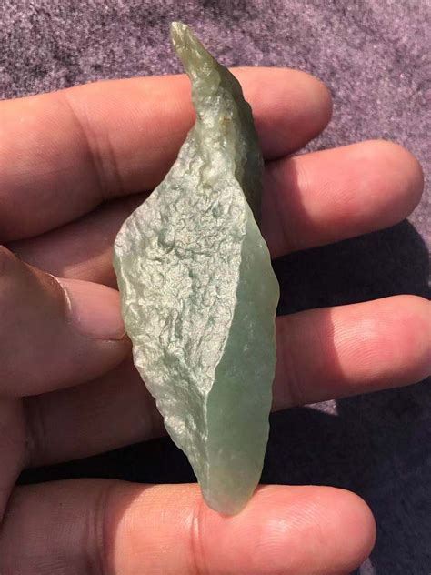戈壁石是玉吗 戈壁石的三大特点 戈壁石和玉有什么区别 大山谷图库