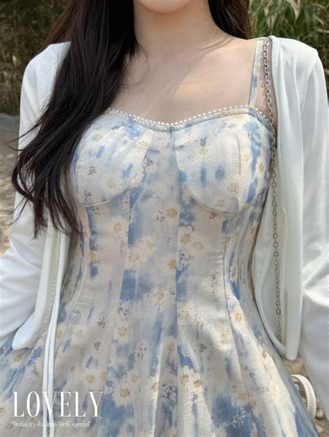 [무료 당일출고]블루 플라워 잔꽃무늬 끈나시 민소매 스퀘어넥 뷔스티에 롱원피스 여리여리 리본 긴팔 가디건 바캉스 여행 휴양지 비치룩 드레스