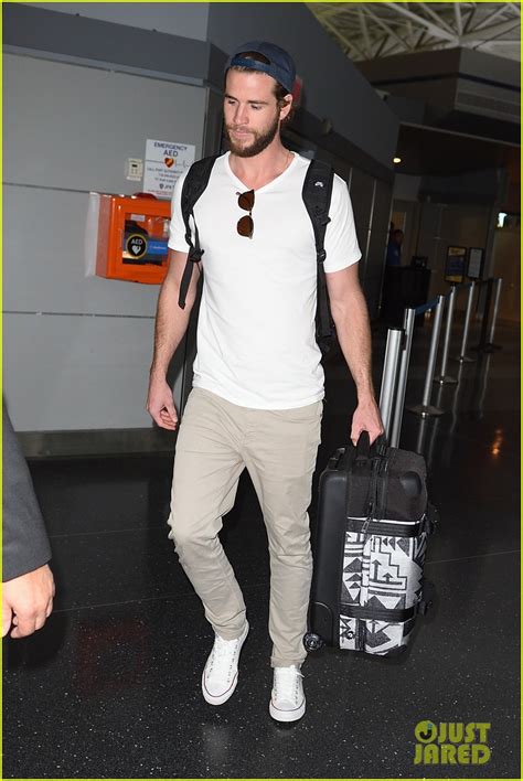 Liam Hemsworth Brings His Hot Scruffy Beard To The Big Apple Photo