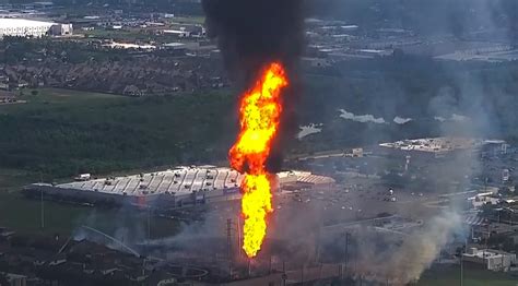 Pipeline Explosion Sends Towering Pillar Of Flame Over Houstons