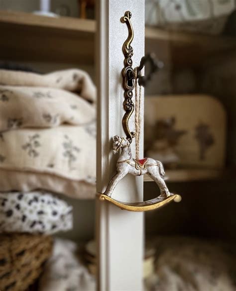 Стол для маленькой девочки 88 фото