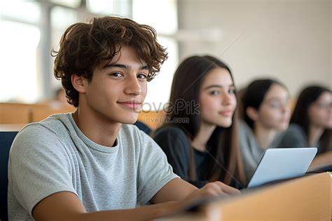 수업 시간에 소년