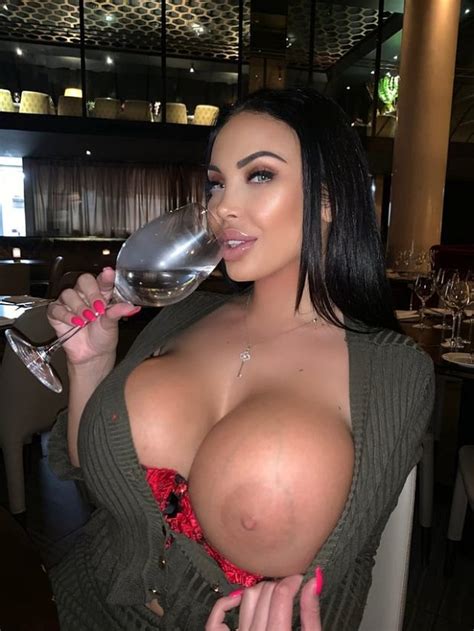 Fake Tits Smith79