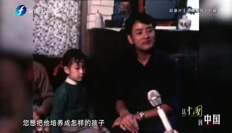 四十年前日本纪录片导演牛山纯一来到上海静安区拍摄张家宅街道日常的一天当年还在襁褓中的弟弟和年仅五岁的姐姐就因为这一次拍摄开启了对他们文艺