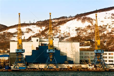 提升起重机运输城市一艘船货物海岸线海湾建筑学港口基础设施加载高清图片下载 正版图片320664384 摄图网