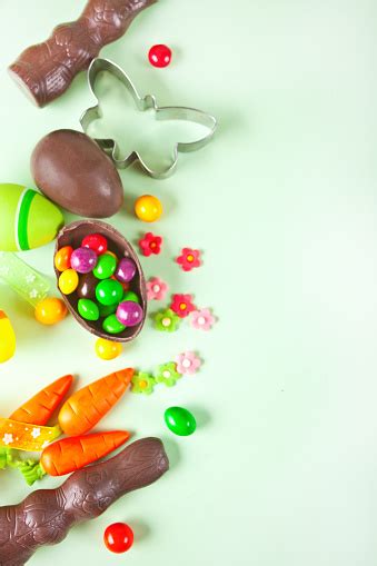 달걀 당근 초콜릿 토끼 쿠키 커터와 부활절 세트 맨 위 보기입니다 공간을 복사합니다 0명에 대한 스톡 사진 및 기타 이미지 Istock