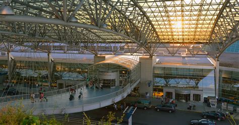 Flypdx Pdx Named Best Domestic Airport By Travel Leisure