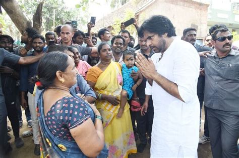 పిఠాపురంలో పవన్ కళ్యాణ్ ఆంధ్ర బాప్టిస్ట్ చర్చిలో ప్రత్యేక ప్రార్థనలు