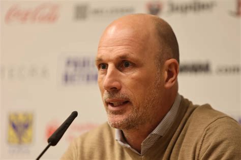 Officieel Nieuw Contract Philippe Clement Voetbalbelgie Be