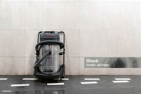 세차장에서 벽 옆에 있는 상업용 후버 텍스트공간을 복사합니다 상업용 진공 청소기 셀프 서비스 진공청소기에 대한 스톡 사진 및 기타 이미지 Istock