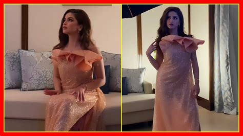 حلا الترك تصدم الجمهور بهذا التصرف الغريب فى الرياض وسخرية كبيرة منها