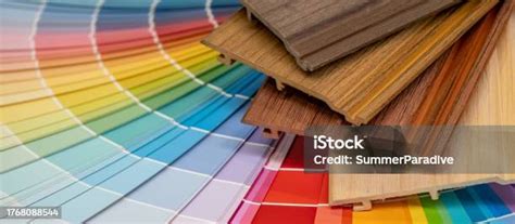 나무 질감 라미네이트 재료 샘플이 있는 무지개 색상 견본 컬렉션 세트 인테리어 건축 및 가구 디자인 작업을 위한 카탈로그 가이드 Cmyk에 대한 스톡 사진 및 기타 이미지
