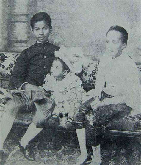 Thai สมเด็จพระบรมโอรสาธิราชฯ สยามมกุฎราชกุมาร สมเด็จเจ้าฟ้ามหิดลอดุลเดช สมเด็จพระปิยมาวดี ศรี