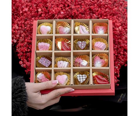 باکس شکلات ولنتاین لاکچری کادومون