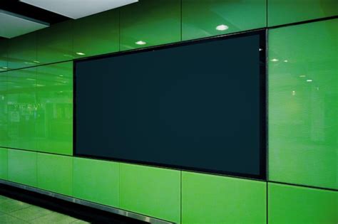 빈 검은색 지하철 배너 쪽 프리미엄 사진