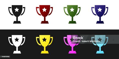 검은 색과 흰색 배경에 고립 된 트로피 컵 아이콘을 설정 합니다 어워드 기호입니다 챔피언 컵 아이콘입니다 벡터 일러스트 금속에