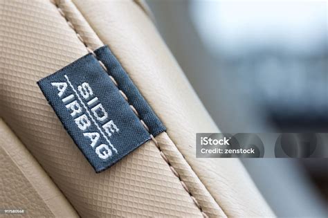 사이드 자동차 에어백 태그입니다 현대 자동차 안전 기능 에어백에 대한 스톡 사진 및 기타 이미지 에어백 측면 보기 0명