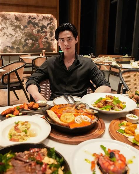 Вl Extra Azia К рор Группа содержит материалы для лиц старше 18 лет 2024 ВКонтакте