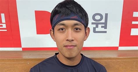 인터뷰하는 황성빈