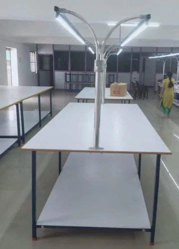 Ms Checking Table With Light Fitting For Garments Size X X Feet Lxwxh At Piece In
