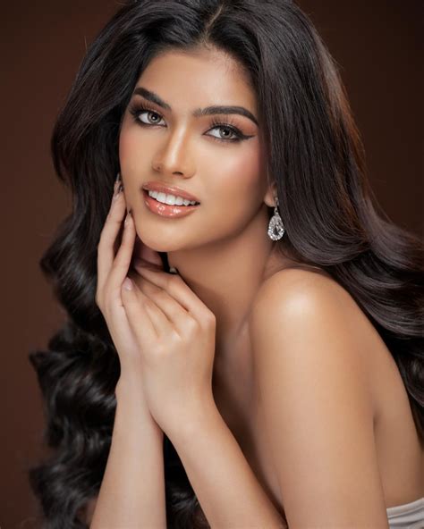 Mikay Bautista Most Beautiful Filipina Transgender Model Women Wavy
