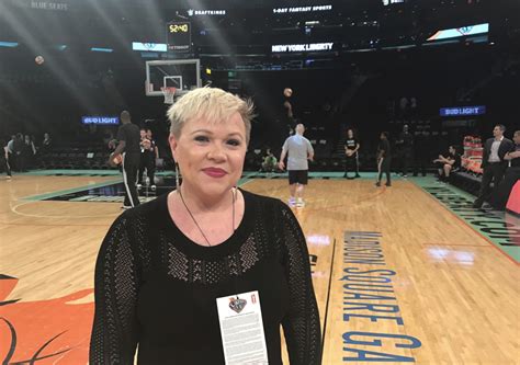 Amid Cancer Recurrence Holly Rowe Gets Extension At Espn The Columbian
