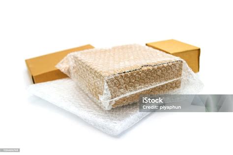 상자와 버블 랩 보호 제품에 대 한 금이 또는 보험 전송 격리 기포에 대한 스톡 사진 및 기타 이미지 기포 보호 가방 Istock