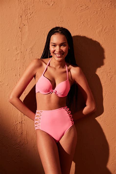 Penti Bih Basic Push Up Top