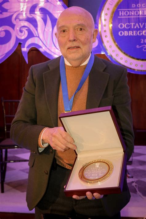 Distingue Ug Con Honoris Causa Al Dr Octavio Obregón