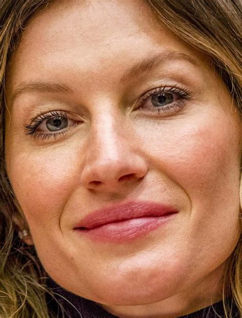 Gisele Bundchen Tongue Superficial Gallery Vrogue Co