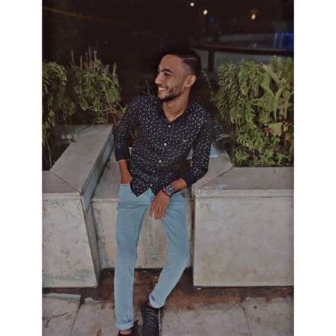 Adham Omran مصمم جرافيك Creative Zone Linkedin