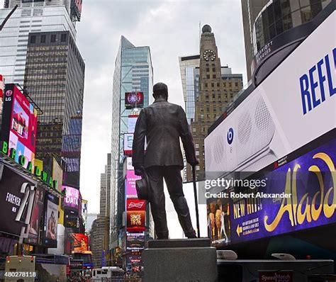 George M Cohan Statue Photos And Premium High Res Pictures Getty Images