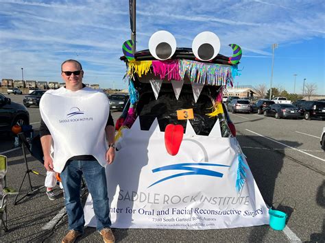 Dr Dobbs Enjoying Trunk Or Treat Saddle Rock Institute