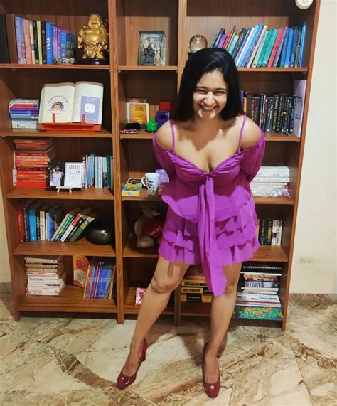 பனம பஜவ கவரசச கடல அலல கவரசச சனமவய பளககம ரசகரகள Actress Poonam