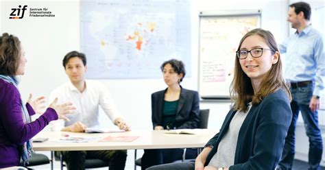 Karriere Beim Zentrum Für Internationale Friedenseinsätze Zif