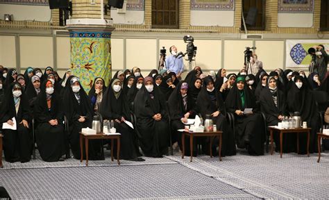 دیدار شاعران و اساتید ادبیات فارسی با رهبر انقلاب