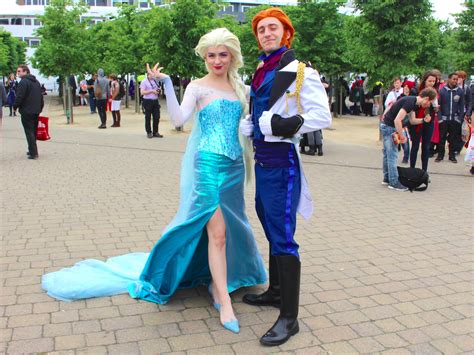 Elsa And Hans Cosplay From London Comic Con Rfrozen