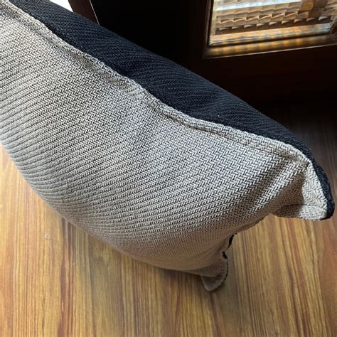 Cushion Luxury Ivory Black Heavy Blend