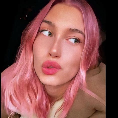 Hailey Bieber Updates On Twitter Hailey Bieber Pink Hair Hailey
